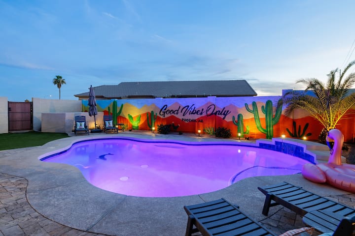 Vacation Home +Great Location +Heated Pool & More! - Phoenix, AZ
