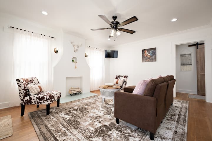 Pristine 2 Bedroom 4 Blocks Off Historic Route 66! - Amarillo