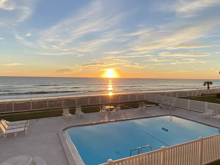 Direct Oceanfront & Private Beach Access - Melbourne, FL
