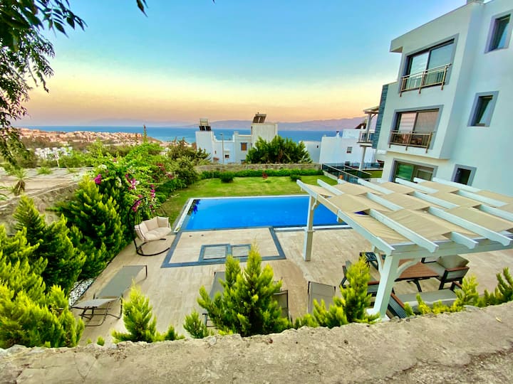 Bodrum Villa-3 Bedrooms, Sea View And Private Pool - Turgutreis