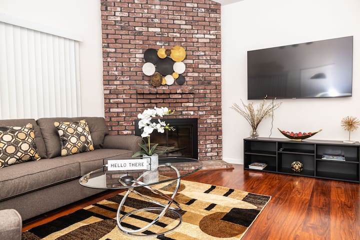 Relax, Enjoy, 3 Bedroom/2 Bath Close To Everything - Rancho Cordova, CA