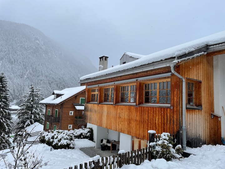 Charmantes 8 1/2 Chalet Im Albulatal - Savognin