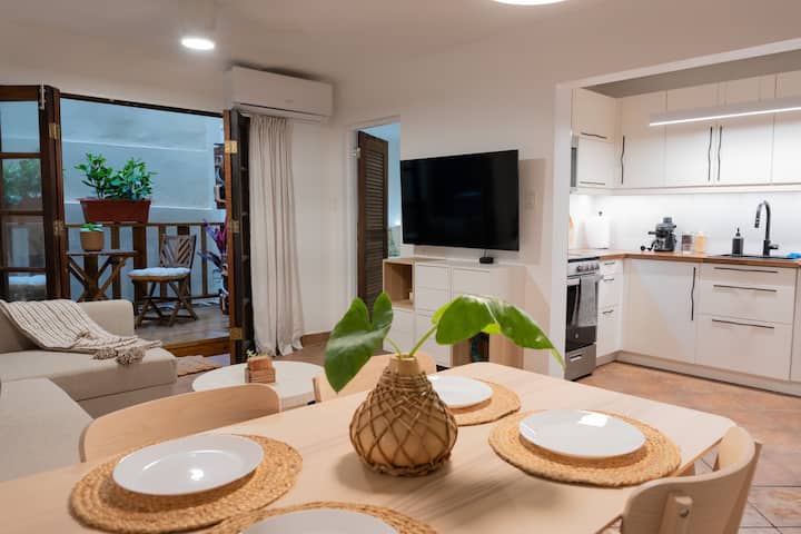 Casasolera - Enchanting Apt In Osj Hidden Garden - San Juan