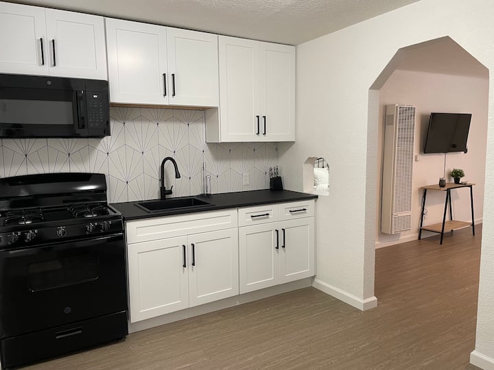 Modern 1br | Steps To Uc Anschutz | 30+ Days 2 - Aurora, CO