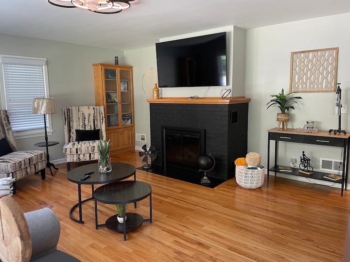 Updated 3 Bdrm Near Notre Dame - Notre Dame, IN