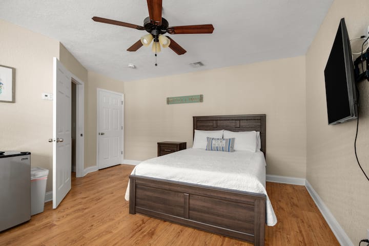 310 Unit B4- Casita Coffee Pot Cottages - Saint Petersburg, FL