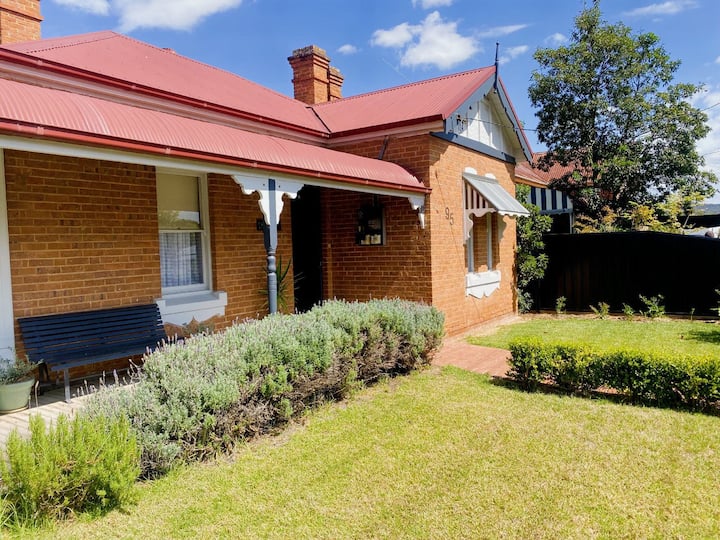 Merala: Cosy Cottage With Easy Stroll To Cbd - Mudgee