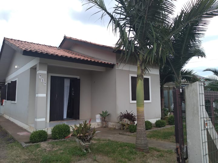 Casa Com Pátio Fechado, Alarme, Internet. - Arroio do Sal