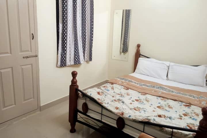 Lovely 1bhk Penthouse With Balcony City View - Bangalore