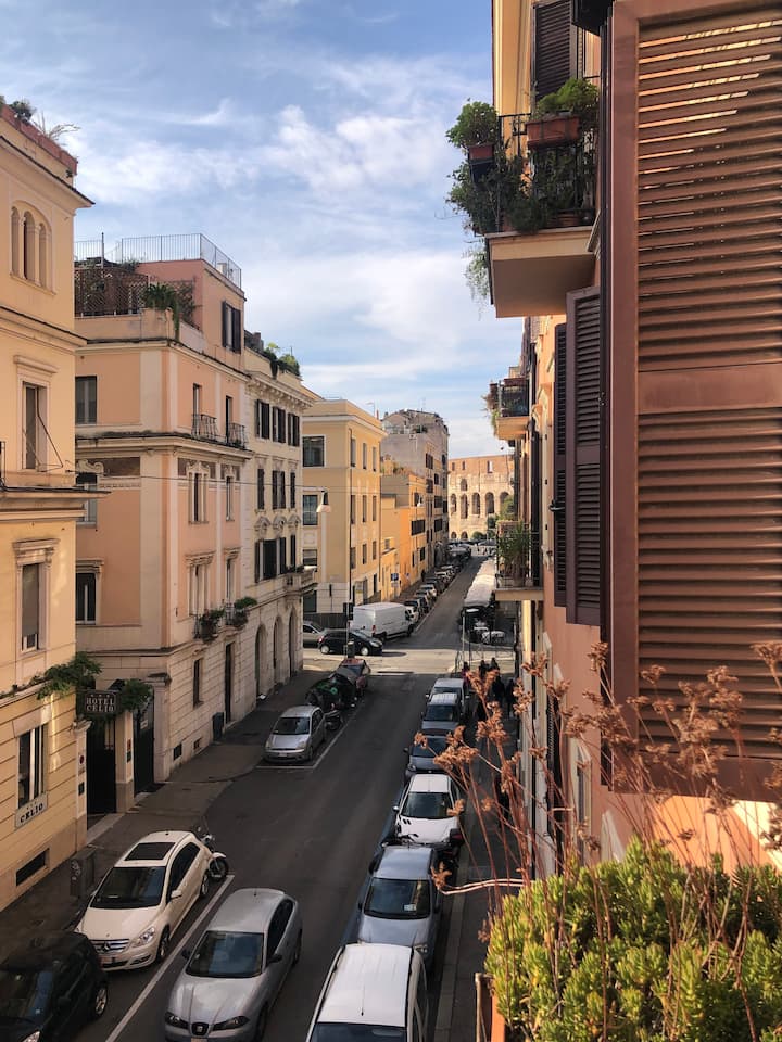 Bright Apartment 1 Minute Walk To Colosseum - Monti