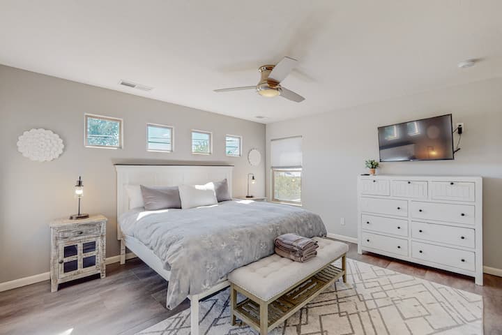 Old Town Odyssey! Stylish And Walkable! - Albuquerque, NM