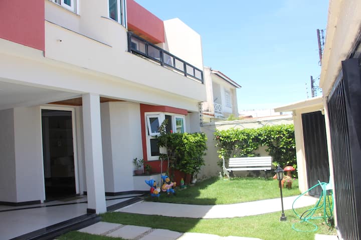 Casa P/ Temporada Com Piscina, Garagem, C/5 Suítes - Aracaju