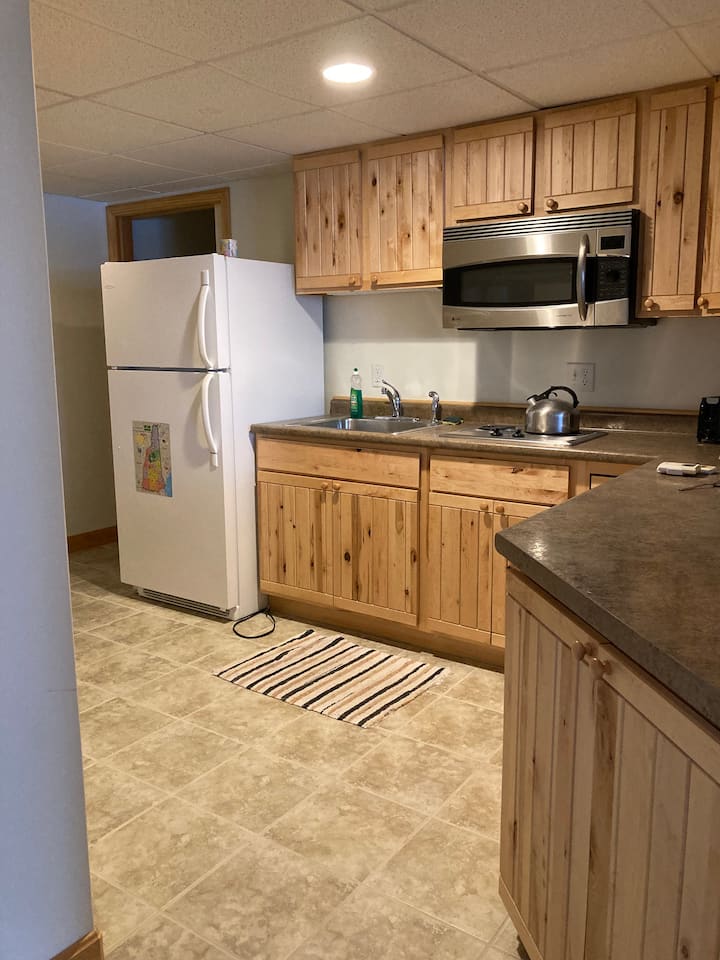 One Bedroom Apartment On Quiet Street Near Ocean. - Brunswick, ME