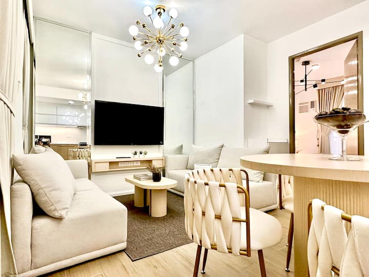 Elegant, And Family-friendly 2br In Tagaytay - Tagaytay