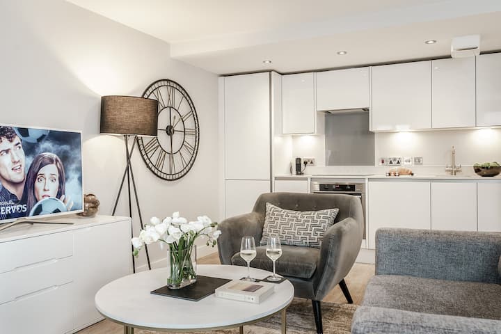 Modern Studio Apartment With Free Parking - Kettle's Yard