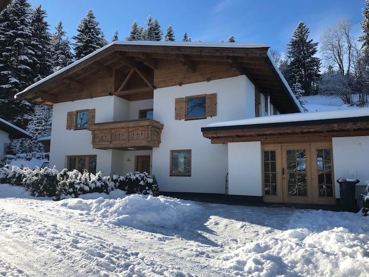 Modern Chalet Close To Ski Slopes And Trails - Fieberbrunn