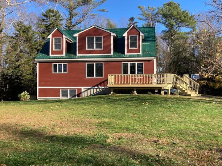 Three Bedroom Home On Beautiful Maine Peninsula. - Freeport, ME