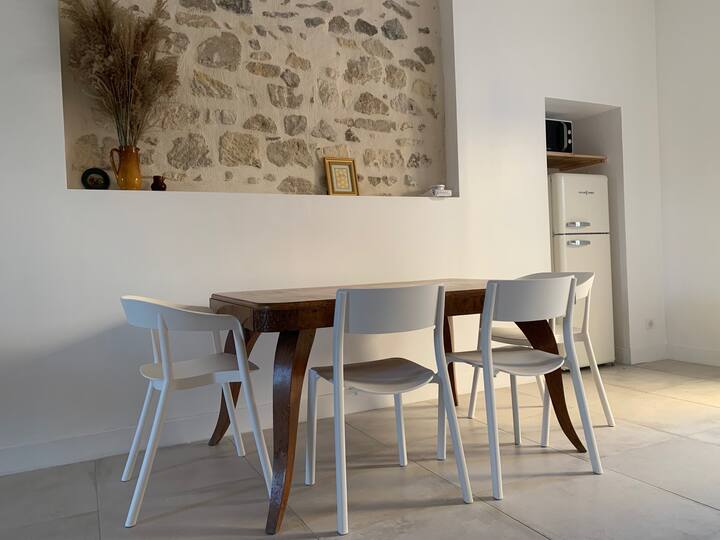 Appartement Proche Arles  Avec Cour Et Parking - Arles