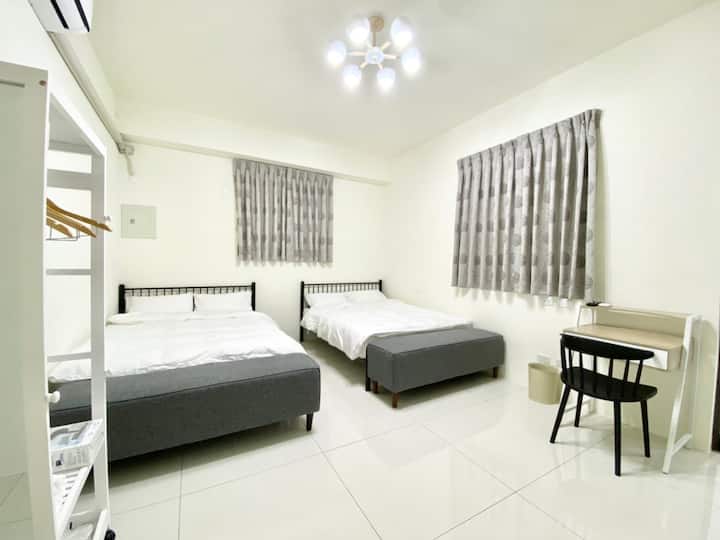 【自助入住】電梯獨棟 34人 集團旅遊 提供嬰兒用品 月莯旅宿 14房12衛 美麗島捷運步行5分鐘 - 大社區