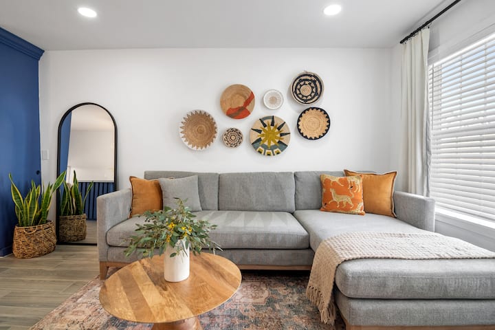 Charming Bungalow Retreat - 