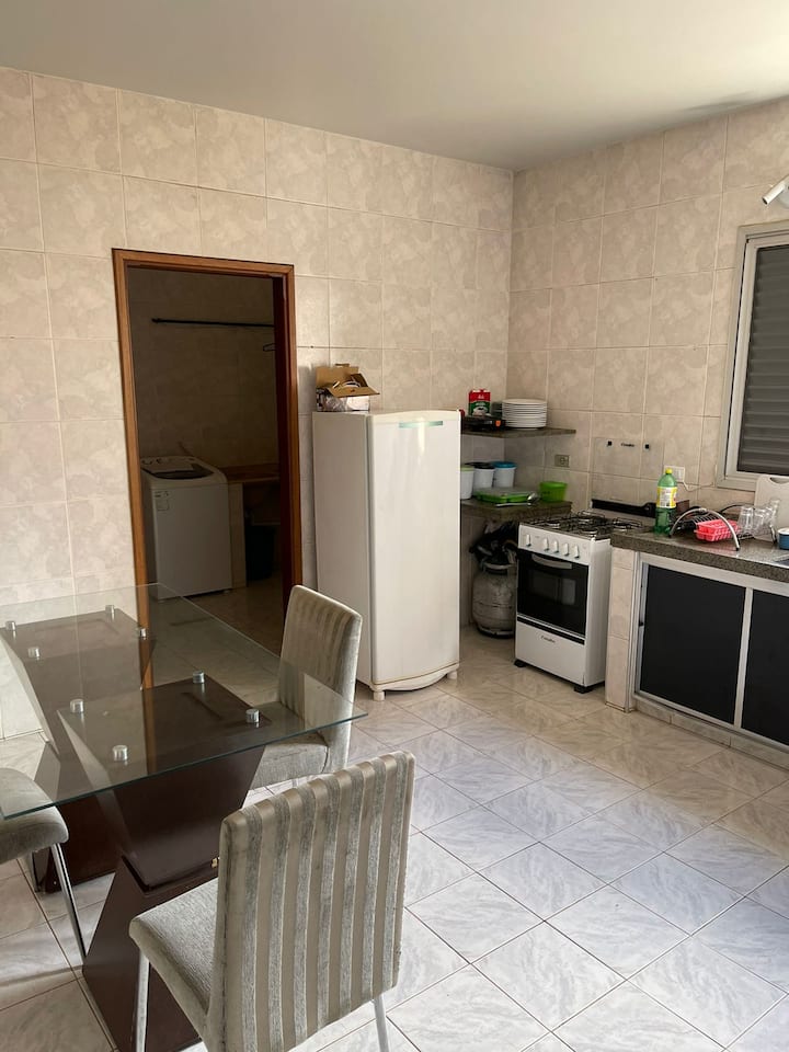 Apto 01, Amplo Bairro Martins - Uberlândia