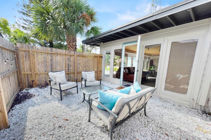 Charming 2br/2ba Beach Bungalow - Lake Worth, FL