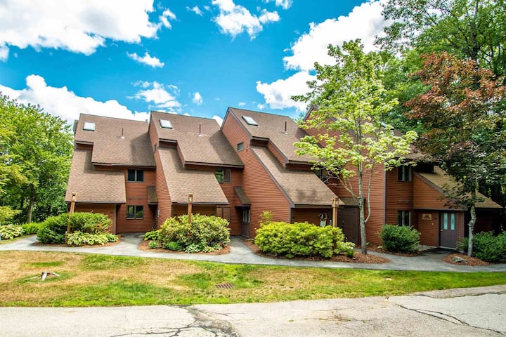 Ideal Skiing/ Hiking Condo With All The Amenities - Jackson, NH
