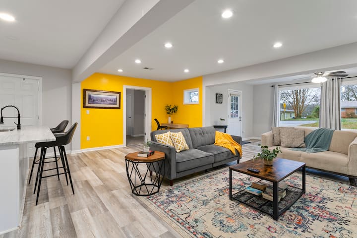 Family Getaway Near Emory • Fenced Yard • Pets Ok - Stone Mountain, GA