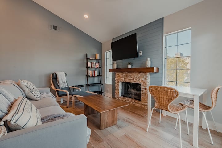 Stunning & Fully-upgraded 2br Home - Pet Friendly! - Aliso Viejo, CA