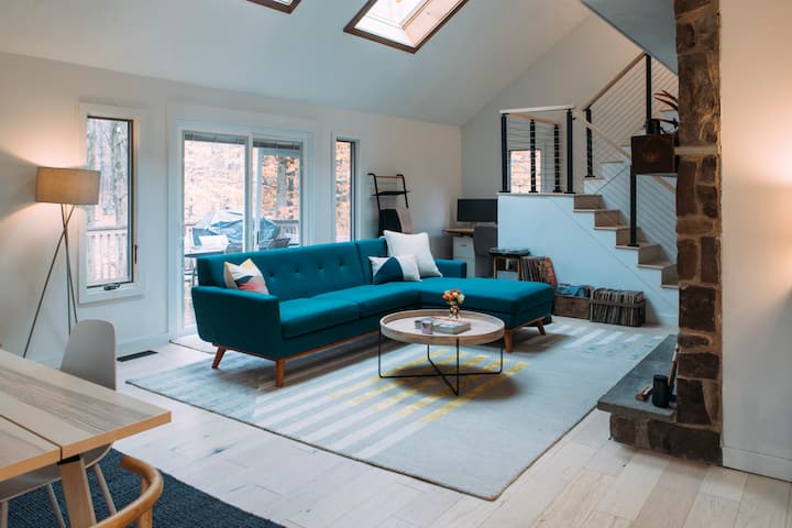 Stylish Scandinavian Wooded Retreat. - Pocono Pines, PA