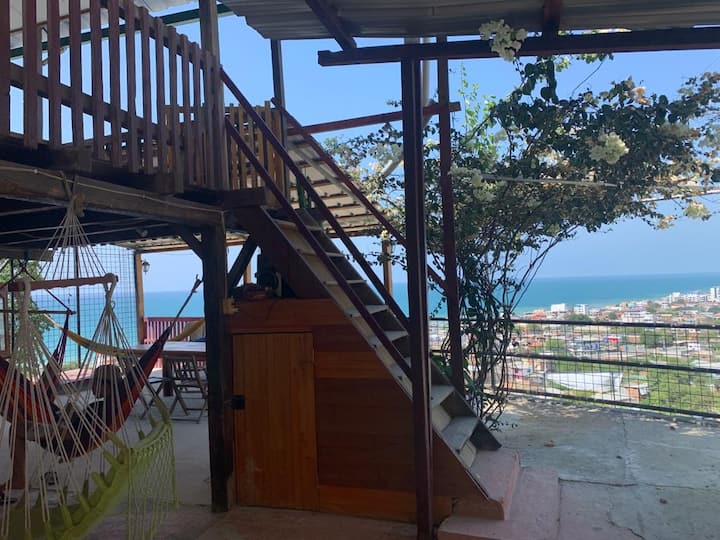 Casa De Playa A 70 Metros Sobre El Nivel Del Mar - Crucita