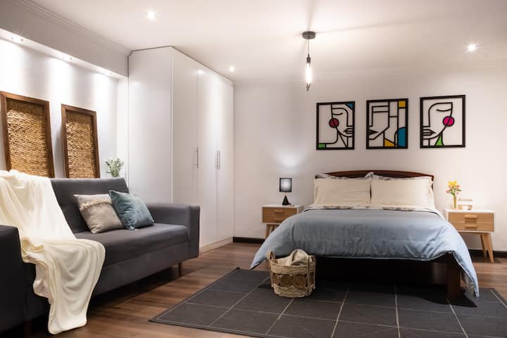 Acogedora Y Moderna Minisuite - Cuenca