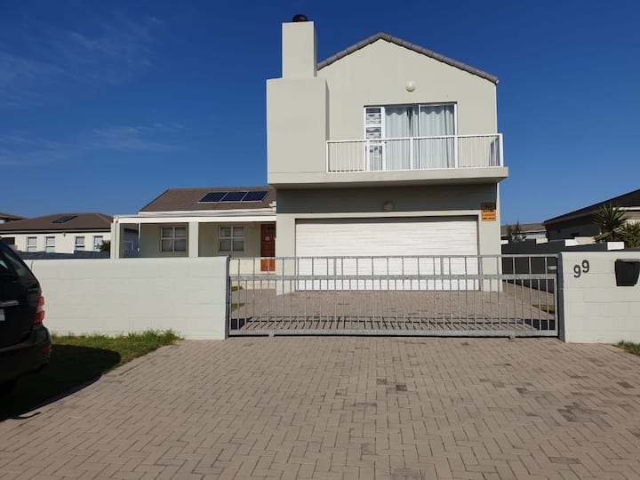 Sleigh Str Selfcatering House - Langebaan