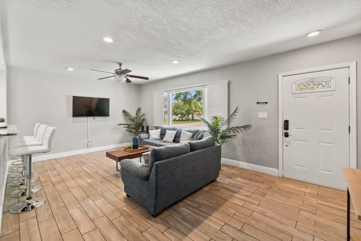 3br Tampa Retreat • Mini Golf • Turf • By Downtown - Tampa, FL