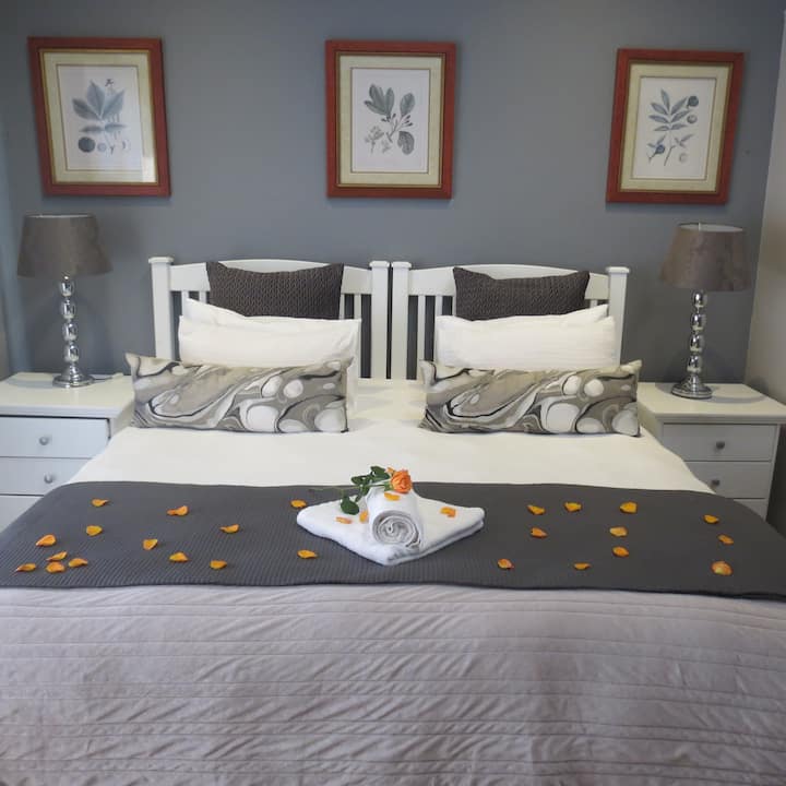 Crystaline Suite @ Galagos Lodge - Hartbeespoort