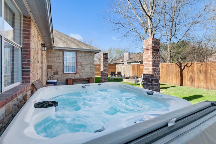 Luxury Modern 4br | Hot Tub | Mins To Dt & Rainey - Austin