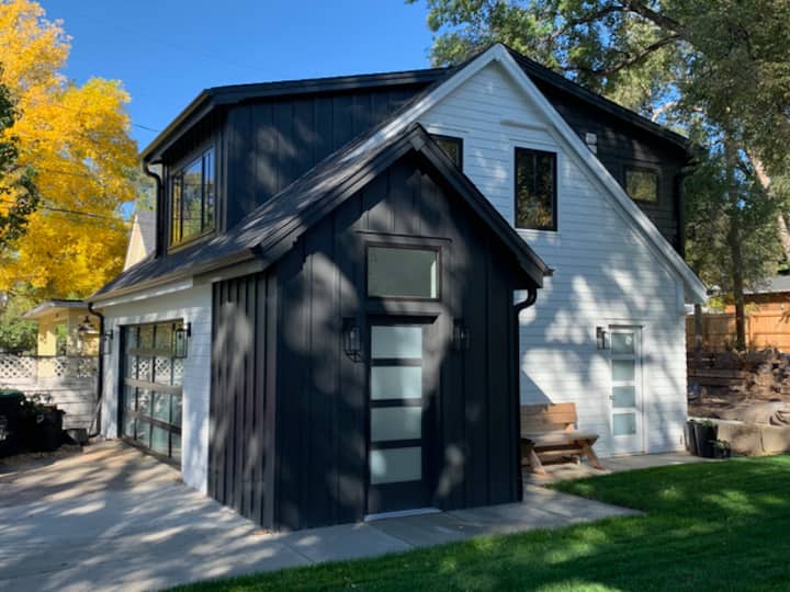 Light-filled, Luxurious Loft In Old Town. - Longmont, CO
