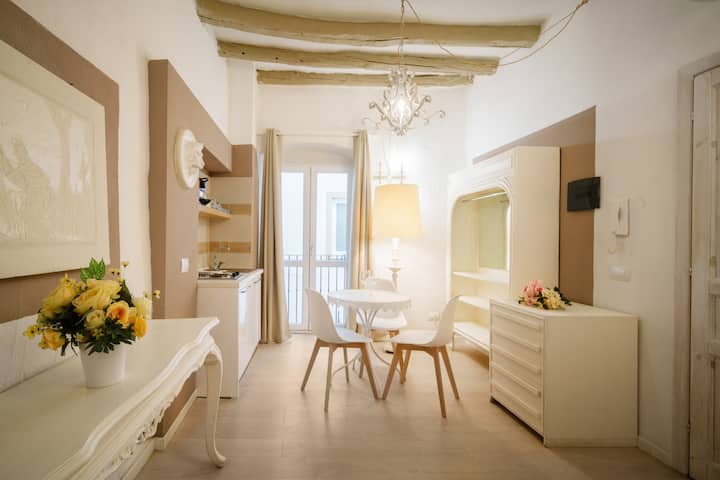 Monolocale Incantevole In Pieno Centro Storico. - Cagliari