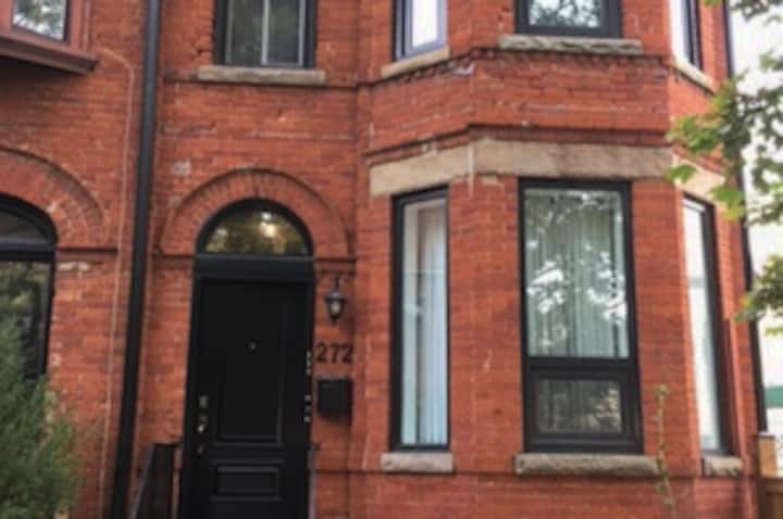 Cabbagetown-large 2 Bedroom In Old Victorian Home - Toronto