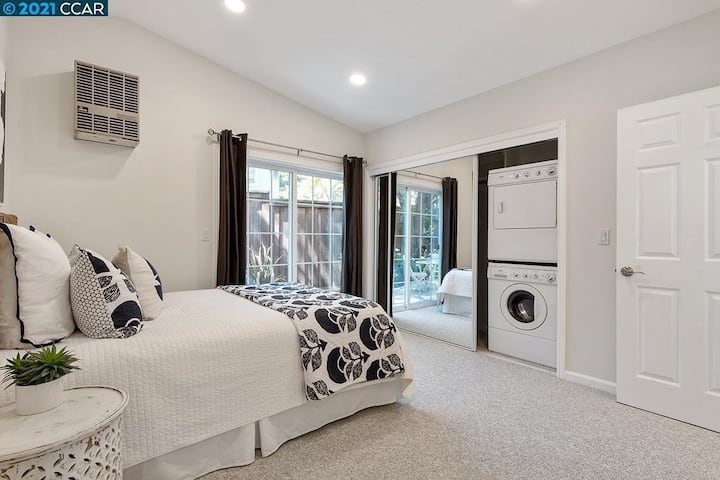 Adorable 2 Bedroom Cottage With Outdoor Patio - Orinda, CA