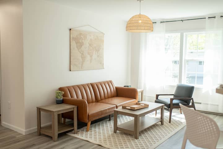 Downtown Alex Bay Home- Newly Renovated! - Kring Point State Park, Redwood