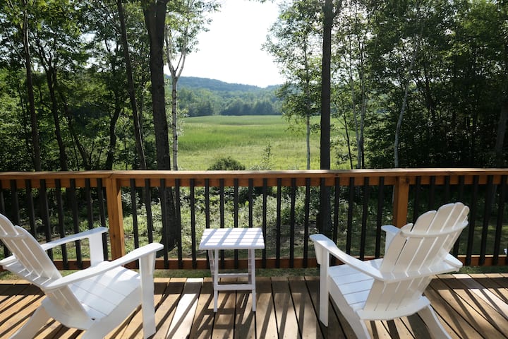 The Weatherbee 🖤 Country Home With A View!! - Claremont, NH