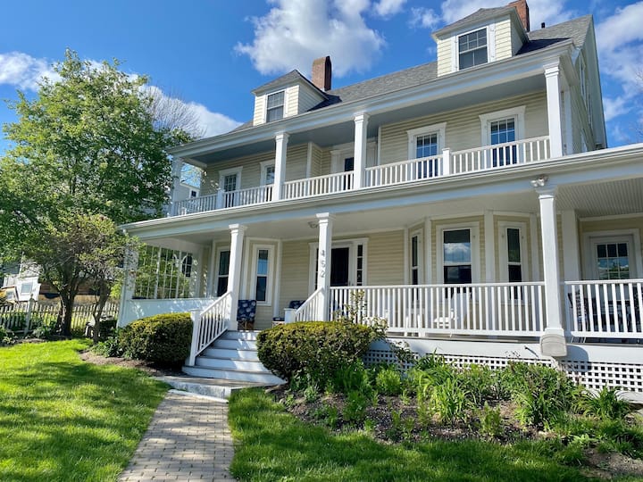 Walk To The Beach - Beautiful Home In York Harbor! - New England