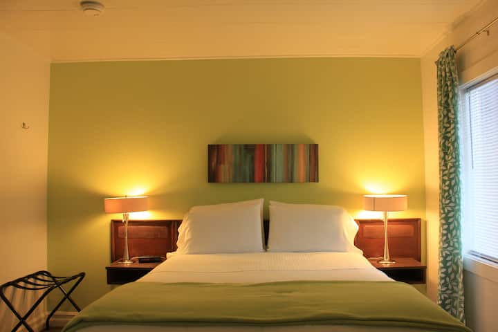 K2 Inn, 2-bedroom Room W/ Kitchenette - Sandpoint, ID