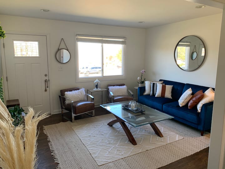Stylish 2br, Franklin Charm, Cozy Patio - Franklin, TN
