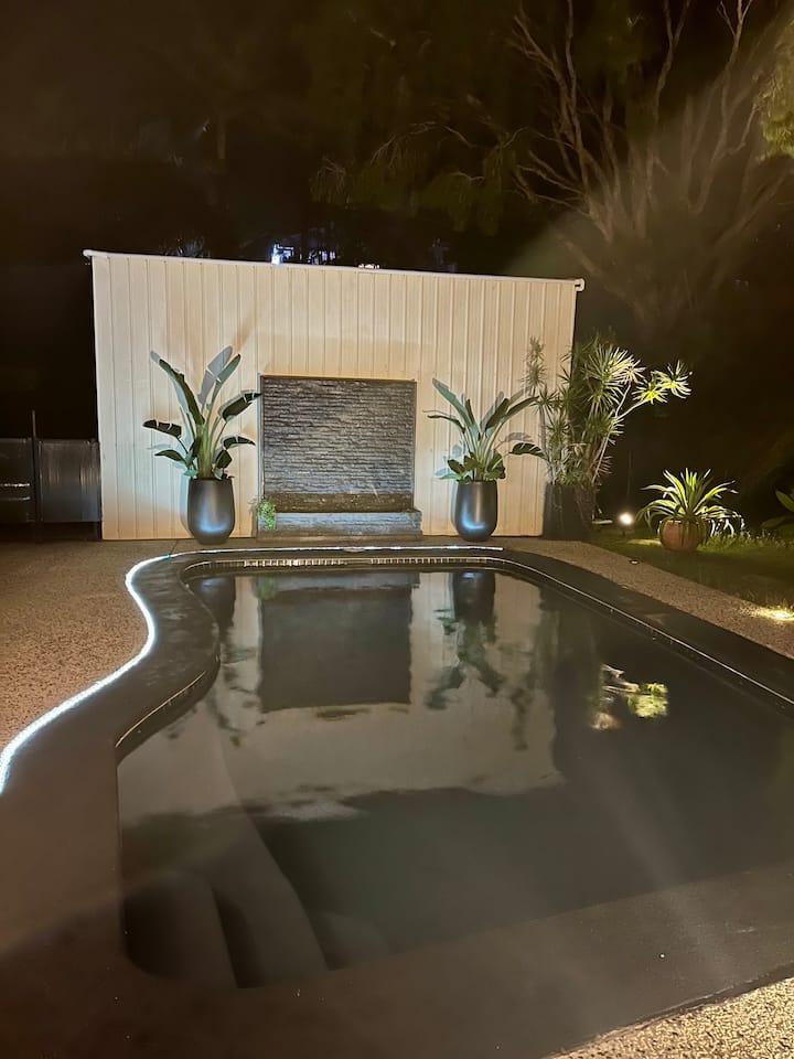 Mt Coolum Two Bed Pool House Available All House - Marcoola