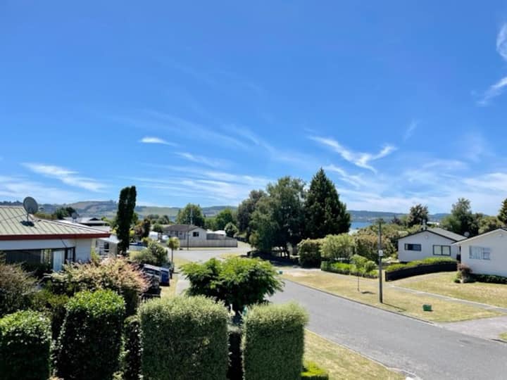 Lakehouse Lockwood Near Two Mile Bay - Taupo
