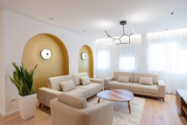 Luxury Apartment In The Heart Of Tirana - Tirana