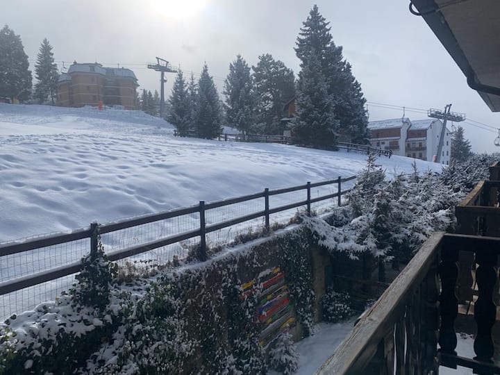 Large Flat Fantastic Central Ski In/out Location - Sauze d'Oulx