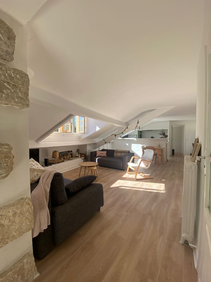 Atypique 3 Pièces Mansardé Au Cœur De Nice - Nice